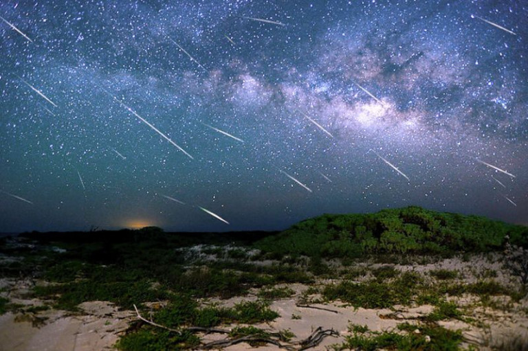 The Eta Aquarids Meteor Shower 2025 Peaks with 60+ MPH Meteors ...
